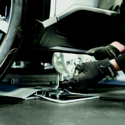 Avenue | SPANESI MINI BENCH - BED AND SILL CLAMPS